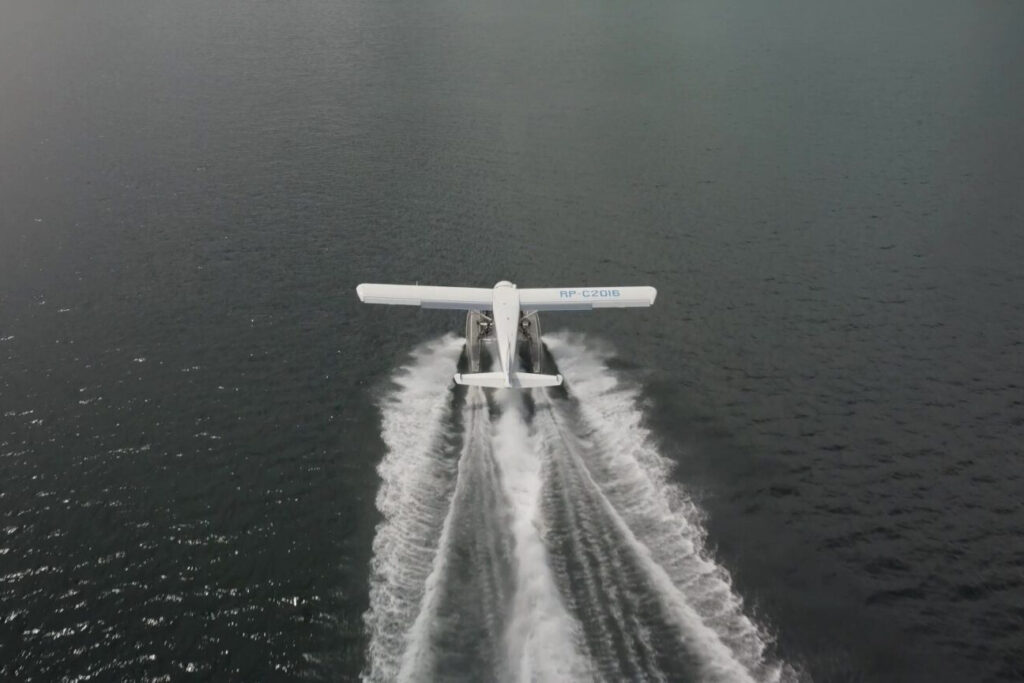 Experience a seaplane flight - Horizon Sun Charters | Travel Anywhere ...